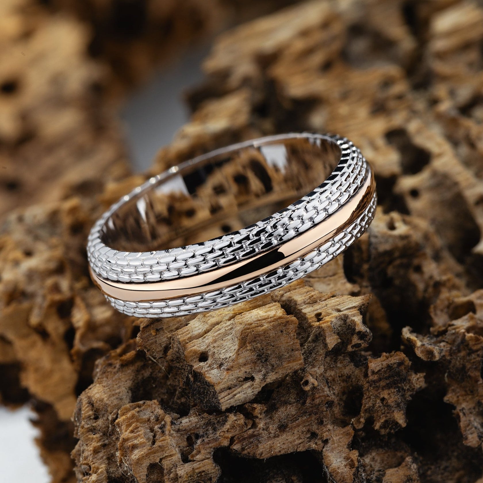 Two-tone wedding rings set with texture - wedding rings couple wedding ...