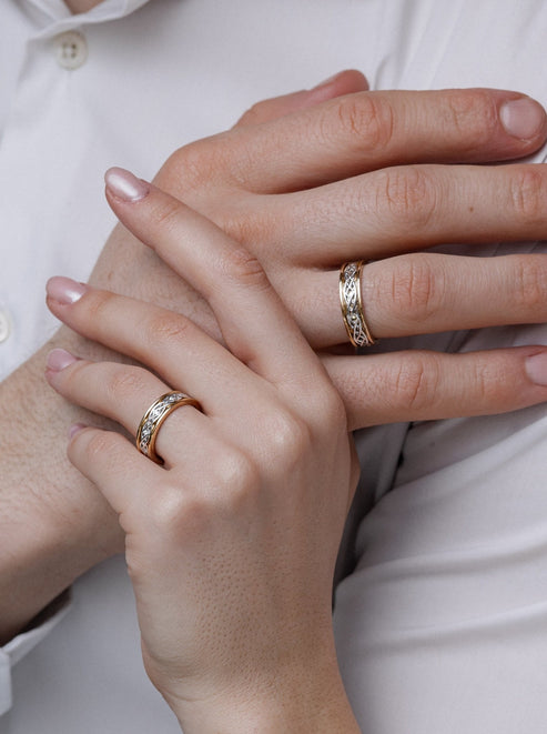 Two-tone wedding rings set with unique design. Gold wedding bands set ...