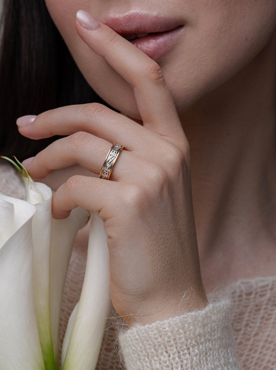 Two-tone wedding rings set with unique design. Gold wedding bands set ...